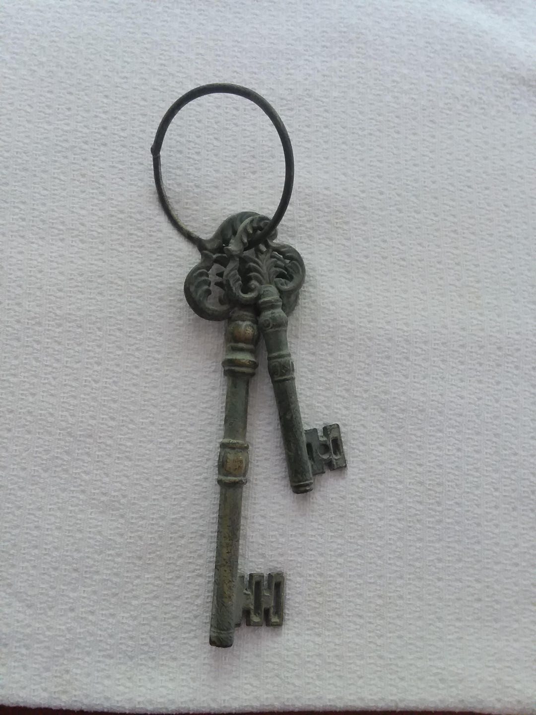 Extra Large Keys With Ring, Cast Iron. Vintage. Home Decor. Mantel ...