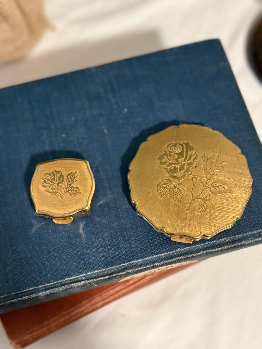 Vintage Gold Toned Compact Powder Stratton Case and Matching Pill Case ...