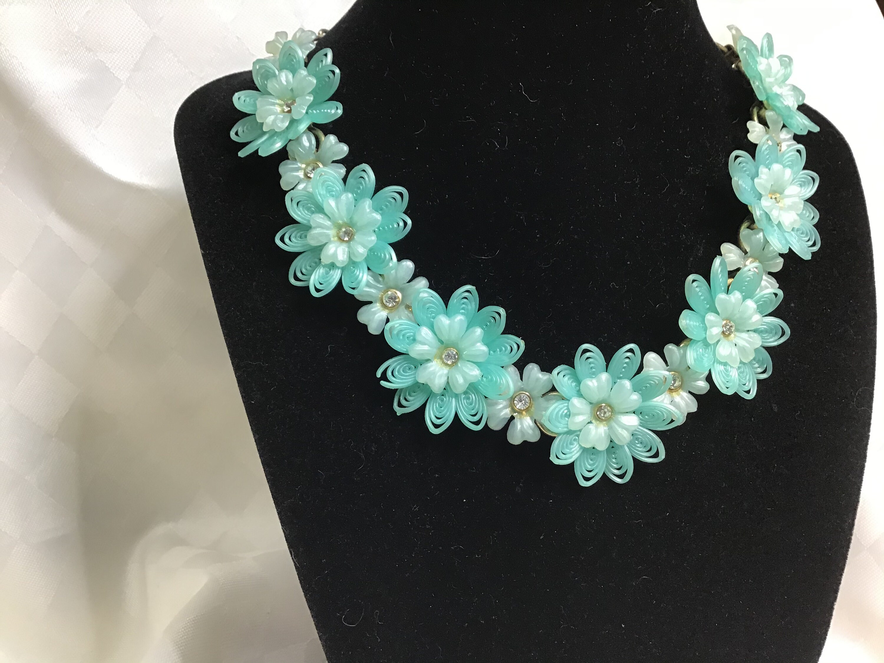 1930-40 Incroyable collier de plastique deux tons de verts | Etsy