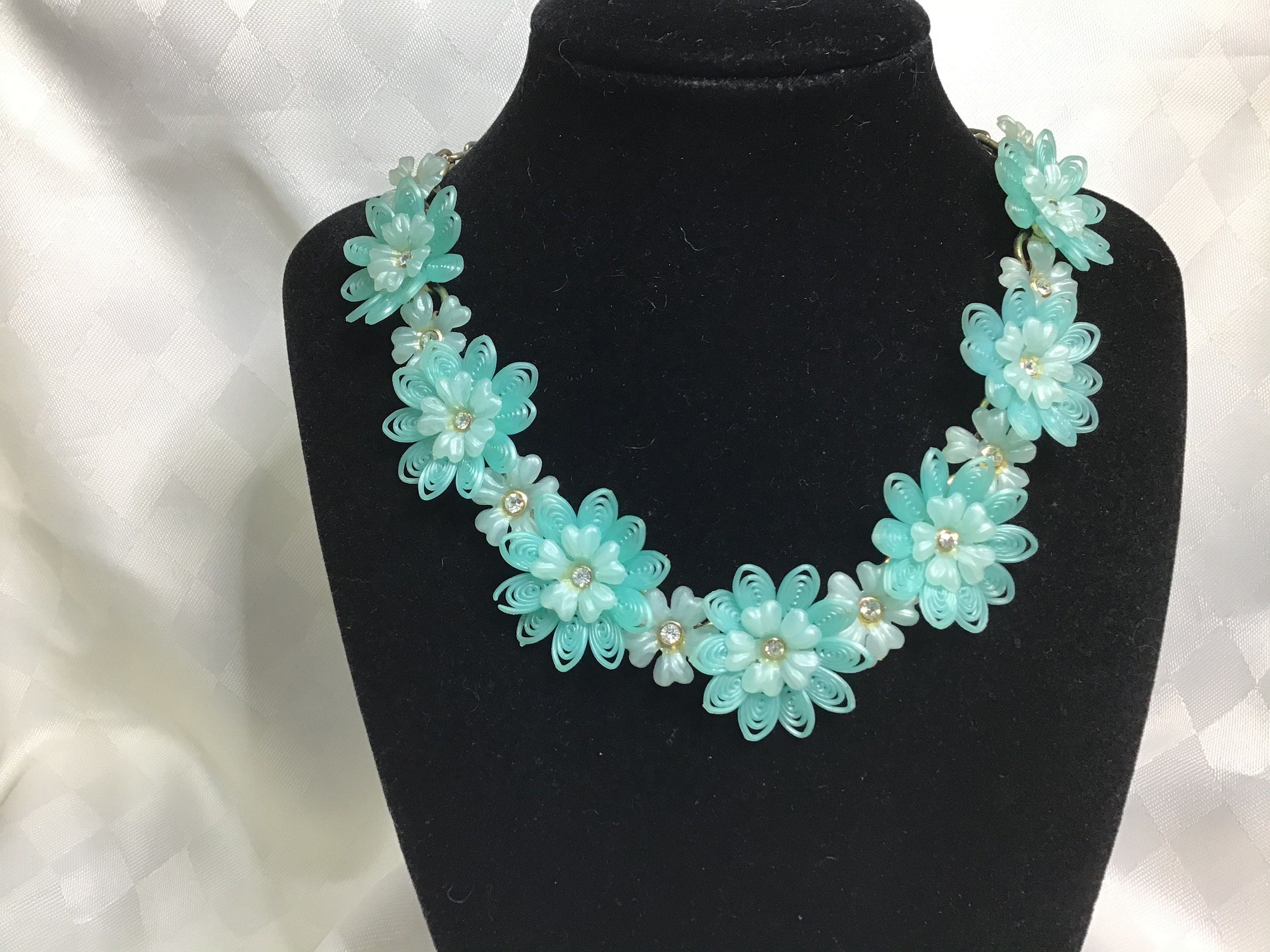 1930-40 Incroyable collier de plastique deux tons de verts | Etsy