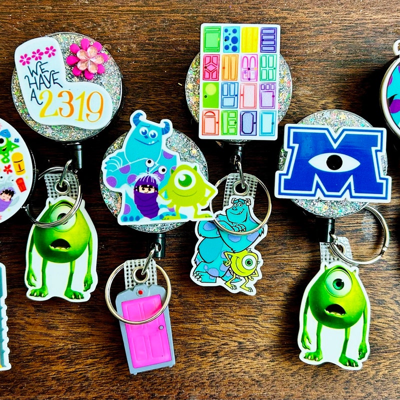 Badge Reels Sully - Etsy