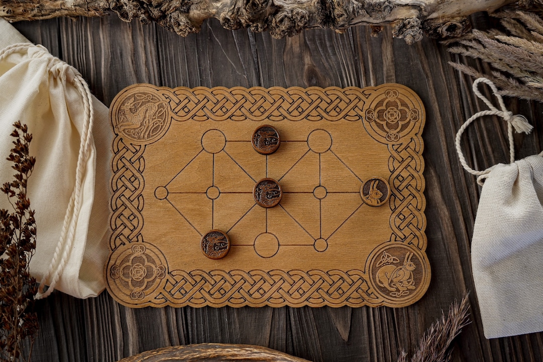 Hare and Hound Board Game, French Military Game, Fox and Hound Game ...