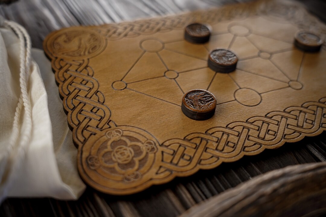 Hare and Hound Board Game, French Military Game, Fox and Hound Game ...