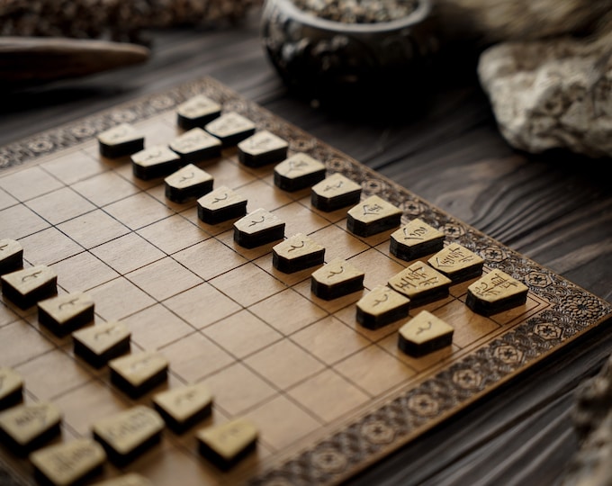 International / Westernized Shogi Set With Arrows and Japanese 1-kanji ...