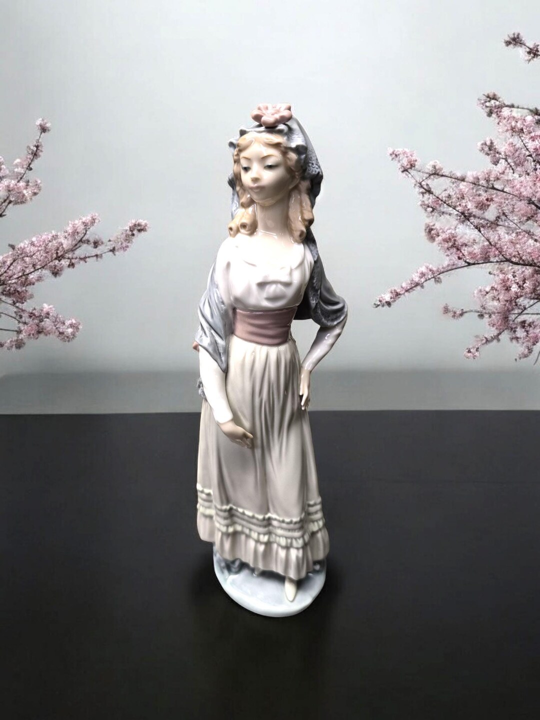 Vintage LLADRO Goya Lady, #5125 Glossy Porcelain, Made in Spain, Issued 1980, Retired 1989, RARE ...