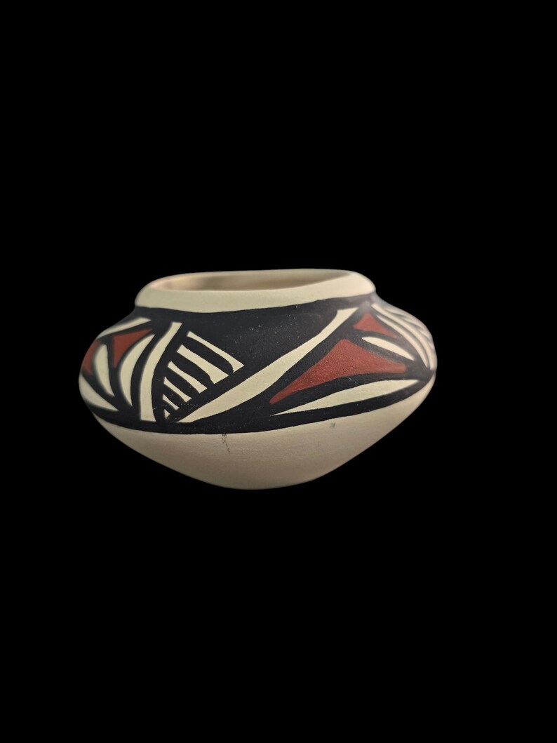 Vintage Native American Hand Painted Pot - Etsy