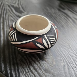 Vintage Native American Hand Painted Pot - Etsy