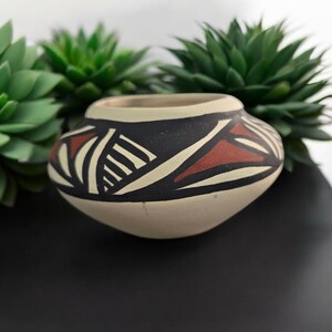 Vintage Native American Hand Painted Pot - Etsy