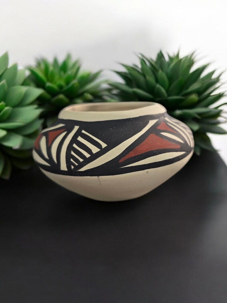 Vintage Native American Hand Painted Pot - Etsy