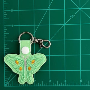 Luna Moth Embroidered Snap Tab Keychain, Key Fob or Bag Charm - Etsy