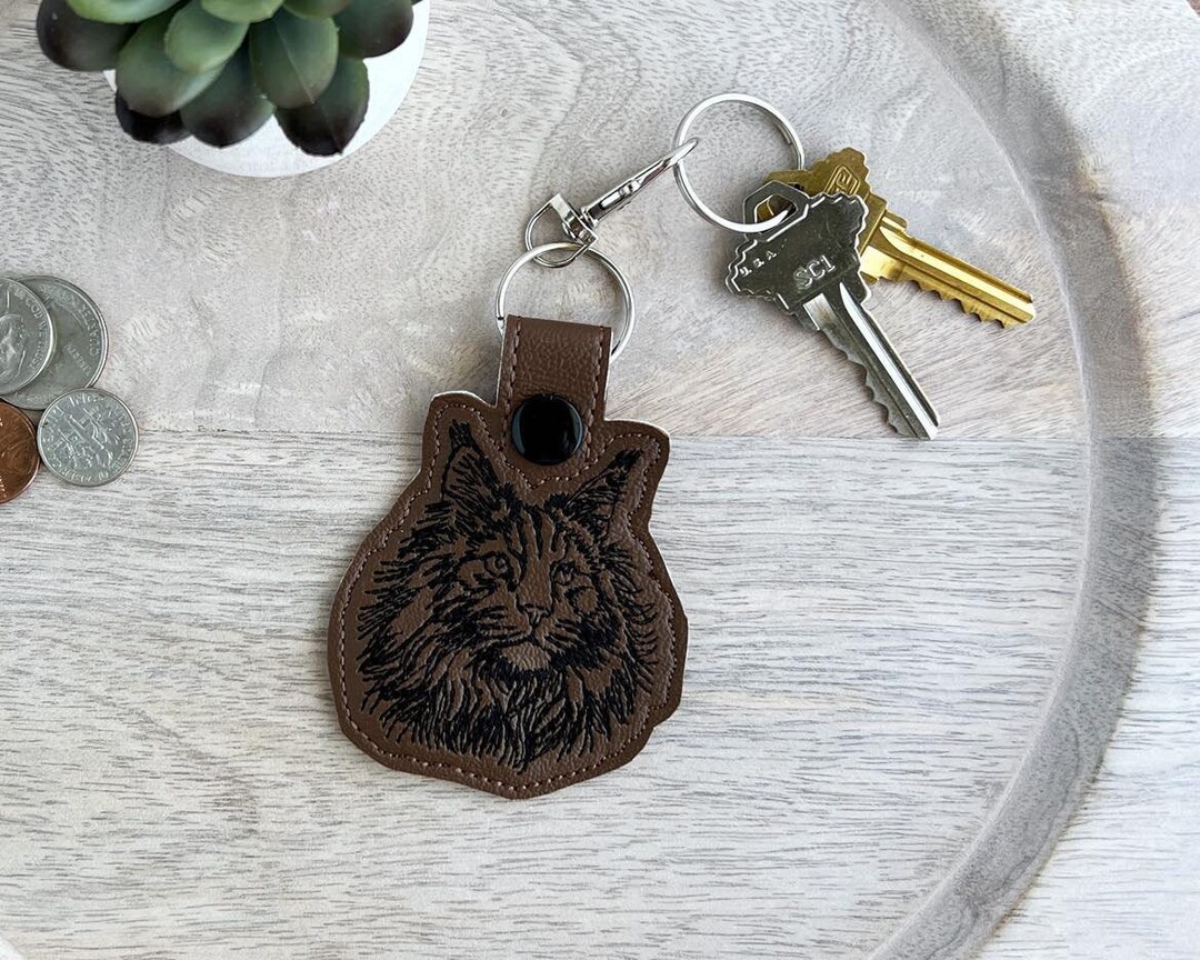 Maine Coon Cat Keychain - Embroidered Sketch - Great Gift for Cat Lover ...