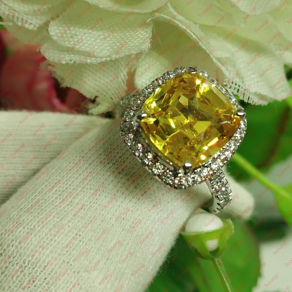 Cushion cut yellow sapphire ring store