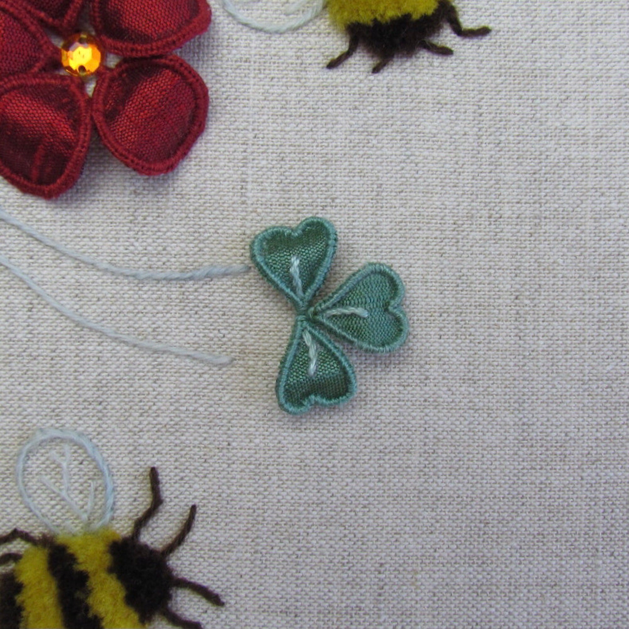 Bee Embroidery: Crewel and Stumpwork Embroidery PDF - Etsy