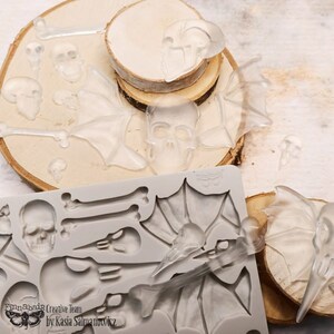 WINGS and BONES Mould 5x8 Finnabair Skull | Etsy