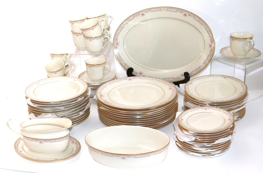 Lenox Bellaire Bone China Dinner Set Service for 12 Metropolitan ...