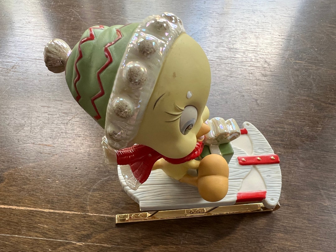 Lenox Looney Tunes A Winter Gift From Tweety Christmas Figurine - Etsy