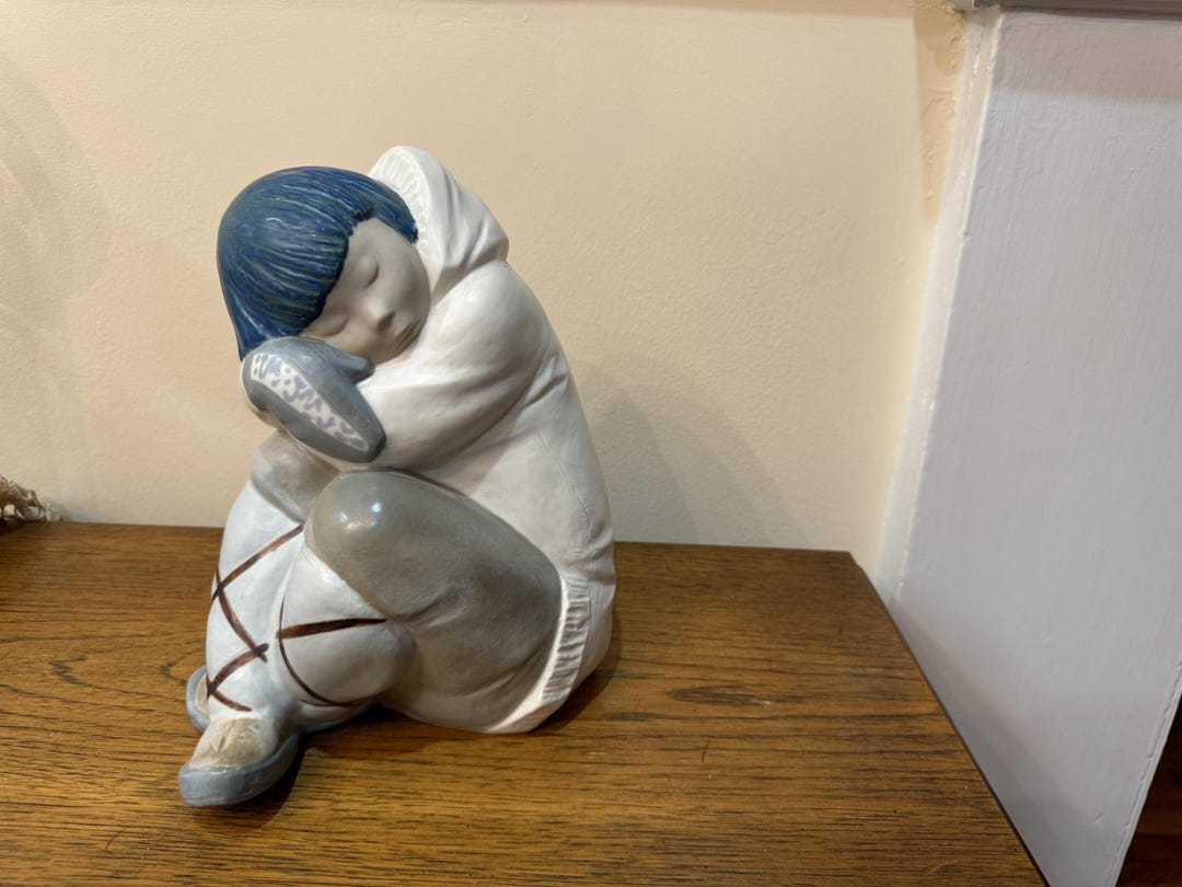 Lladro 2007 Eskimo Boy Inuit Sleeping, Large Heavy GRES - - Etsy UK