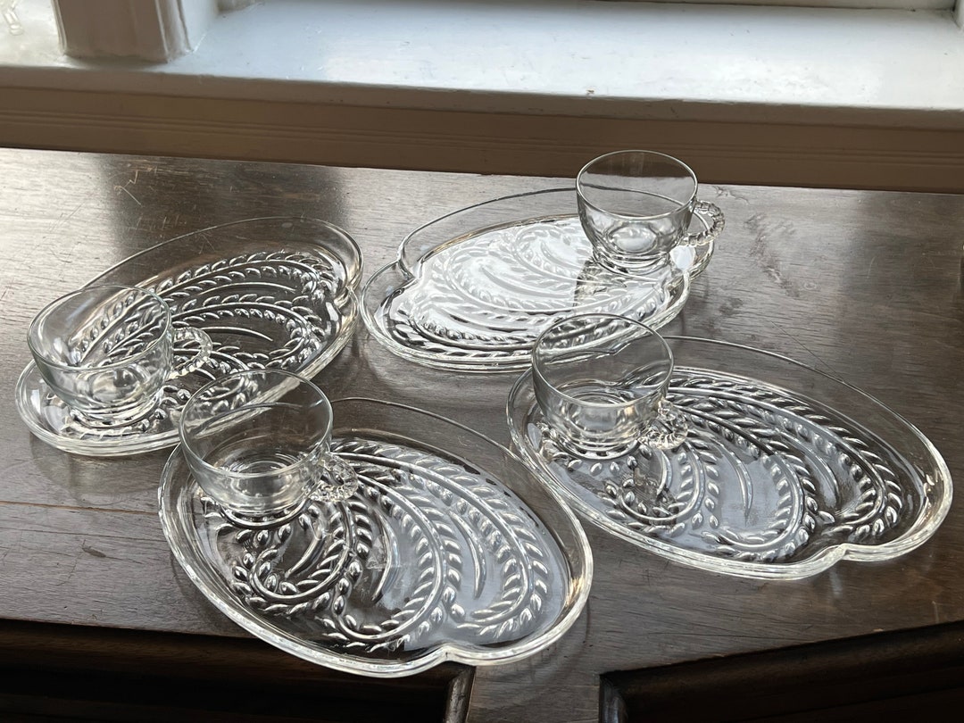 Vtg Federal Glass Co Homestead 8 PC Snack Set ( 4 Plates & Cups) Glass ...