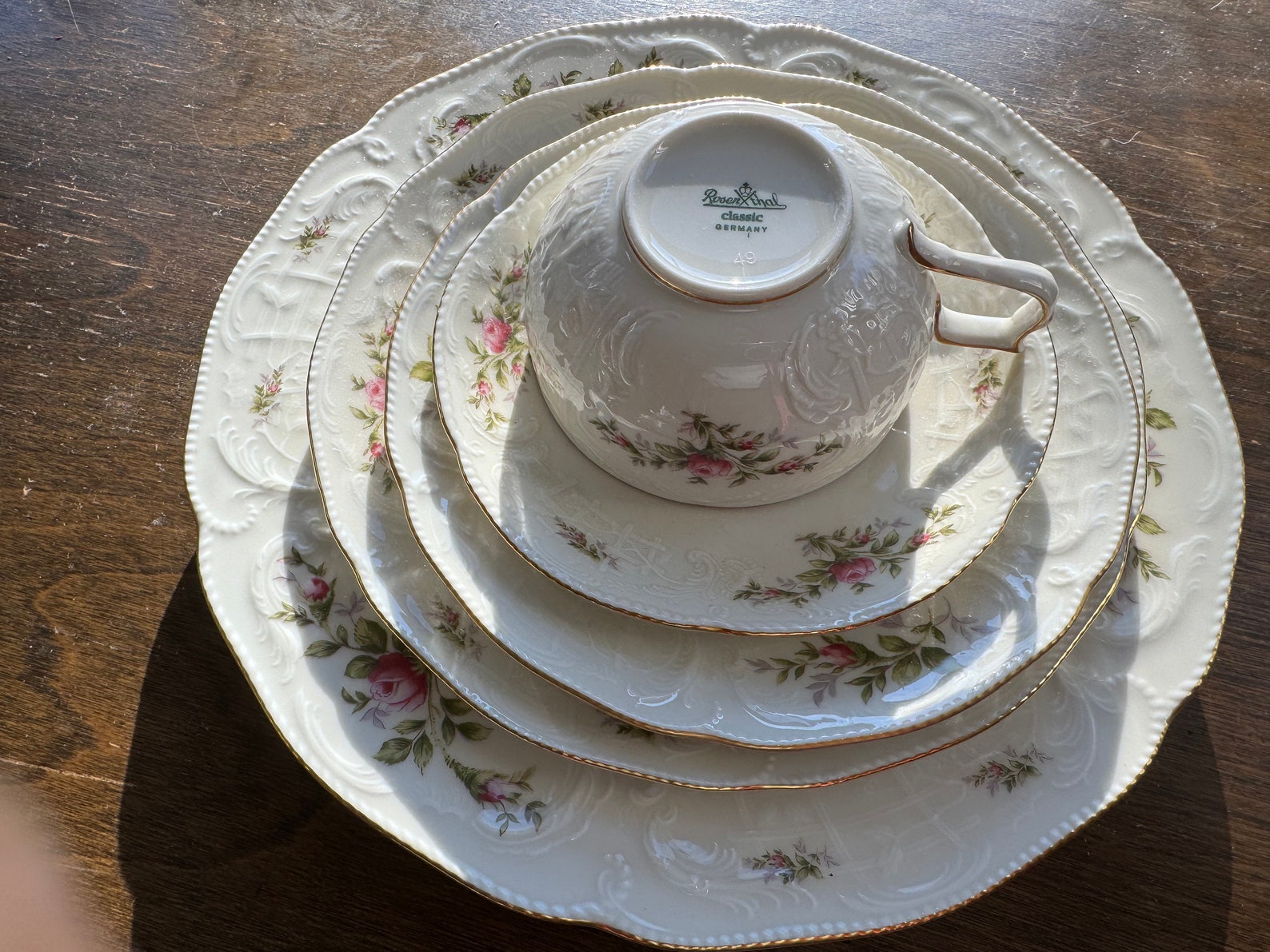 Five Piece Place Setting Sanssouci Rose White (gold Trim) by ROSENTHAL ...