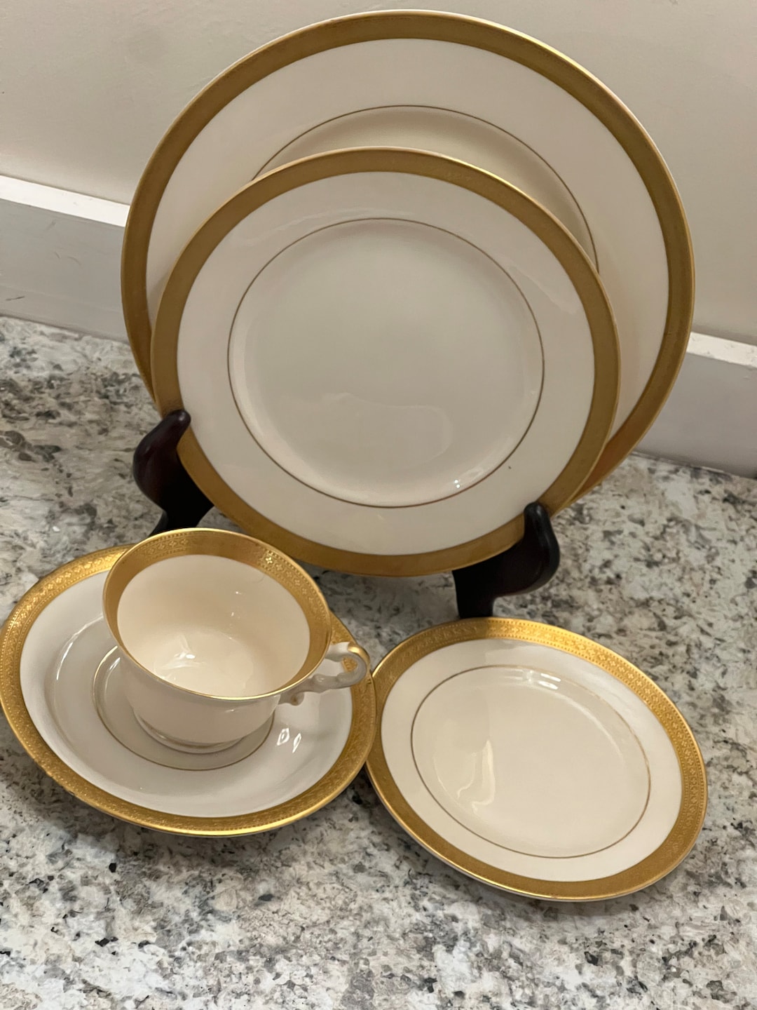 Syracuse China Old Ivory: Gold Encrusted 40-piece Dinnerware Set for 8 ...