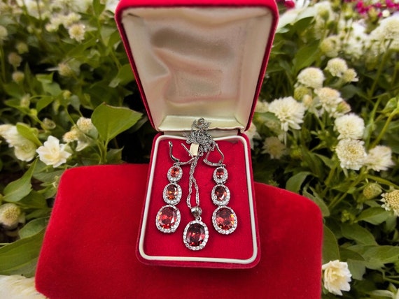 Beautiful, vintage 1920s Art Deco drop ruby red fire … - Gem