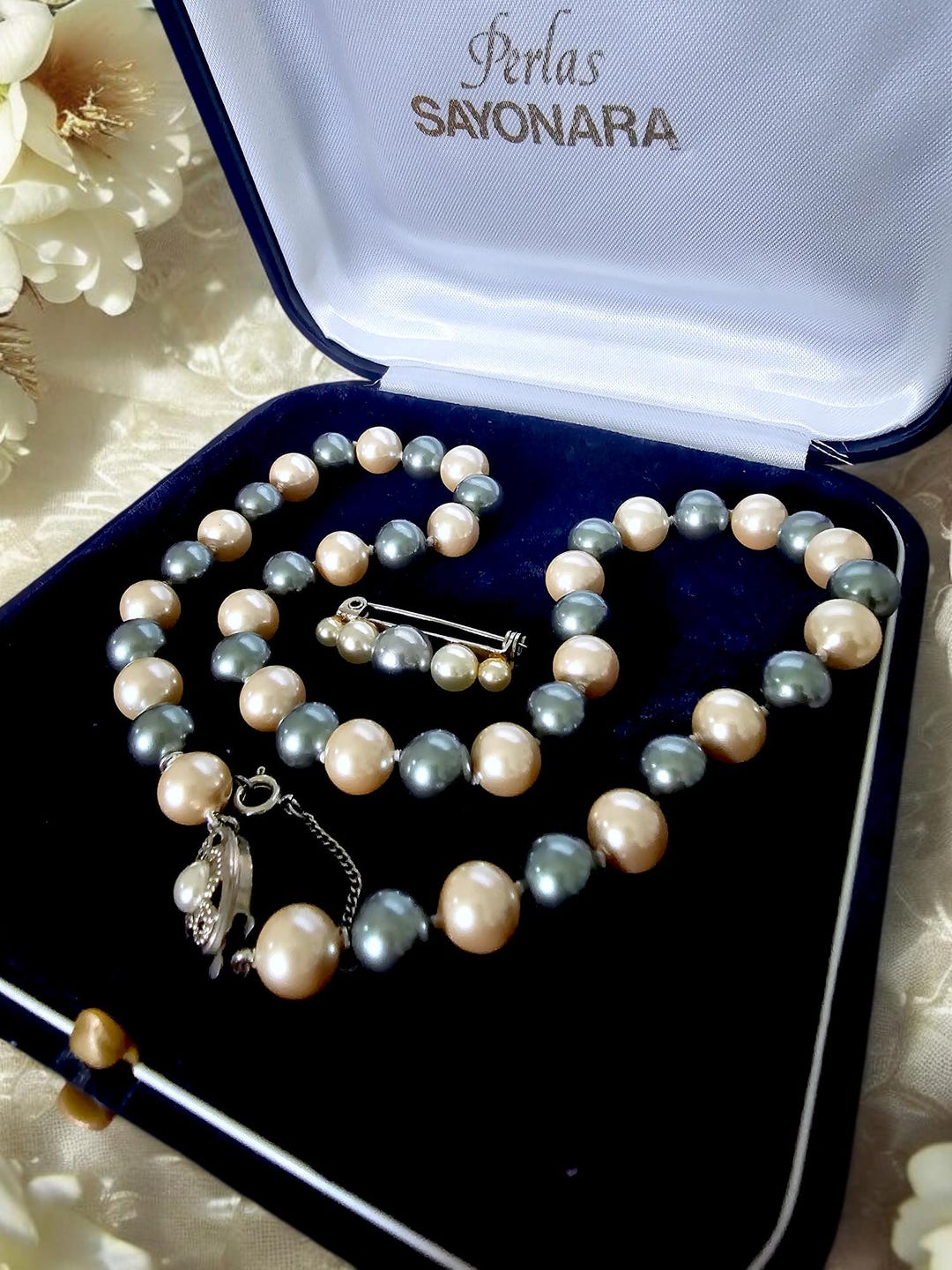 Vintage 1920s Art Deco Short Graduated Glass Shell Pearl Mallorca ...