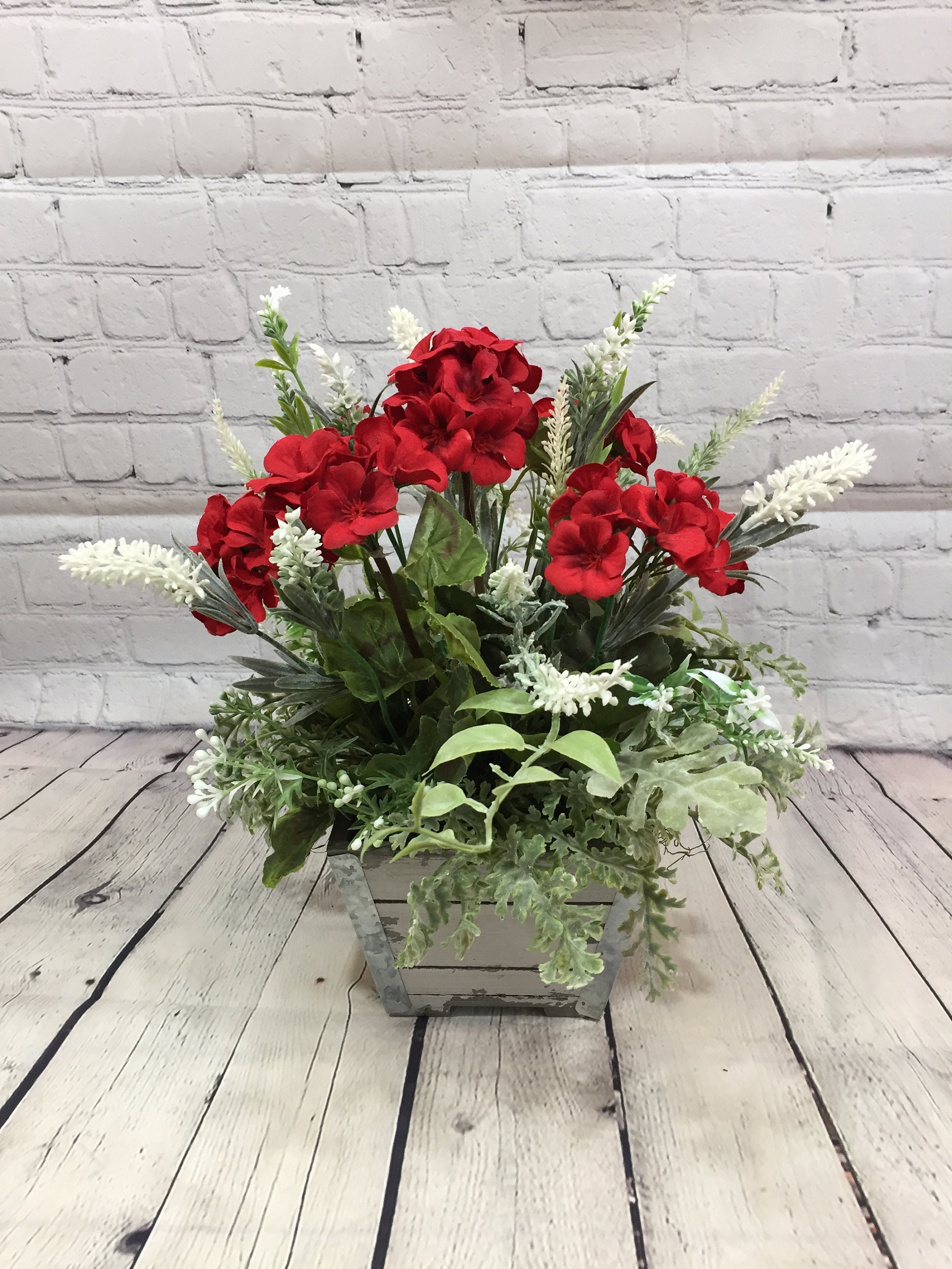 Centerpieces For Weddings Box With Geraniums
