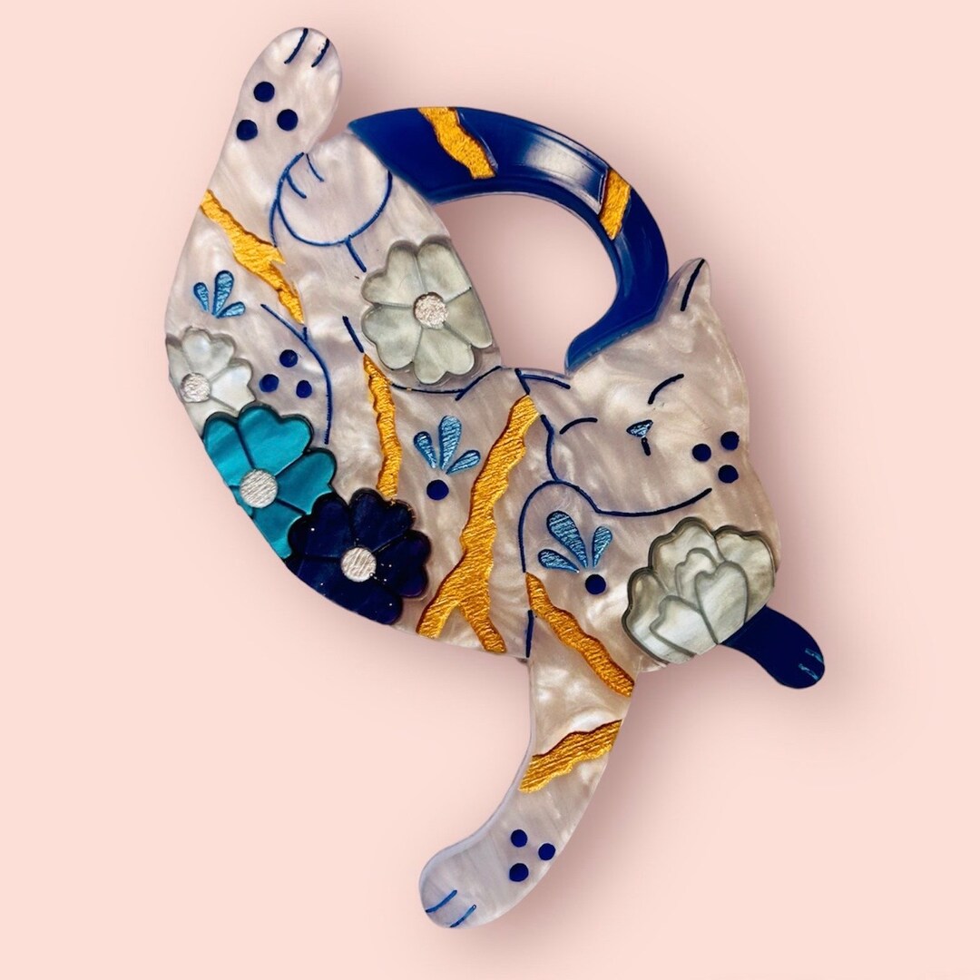 PORCELAIN ANIMALS COLLECTION White Marble Kintsugi Sleeping Cat Acrylic ...