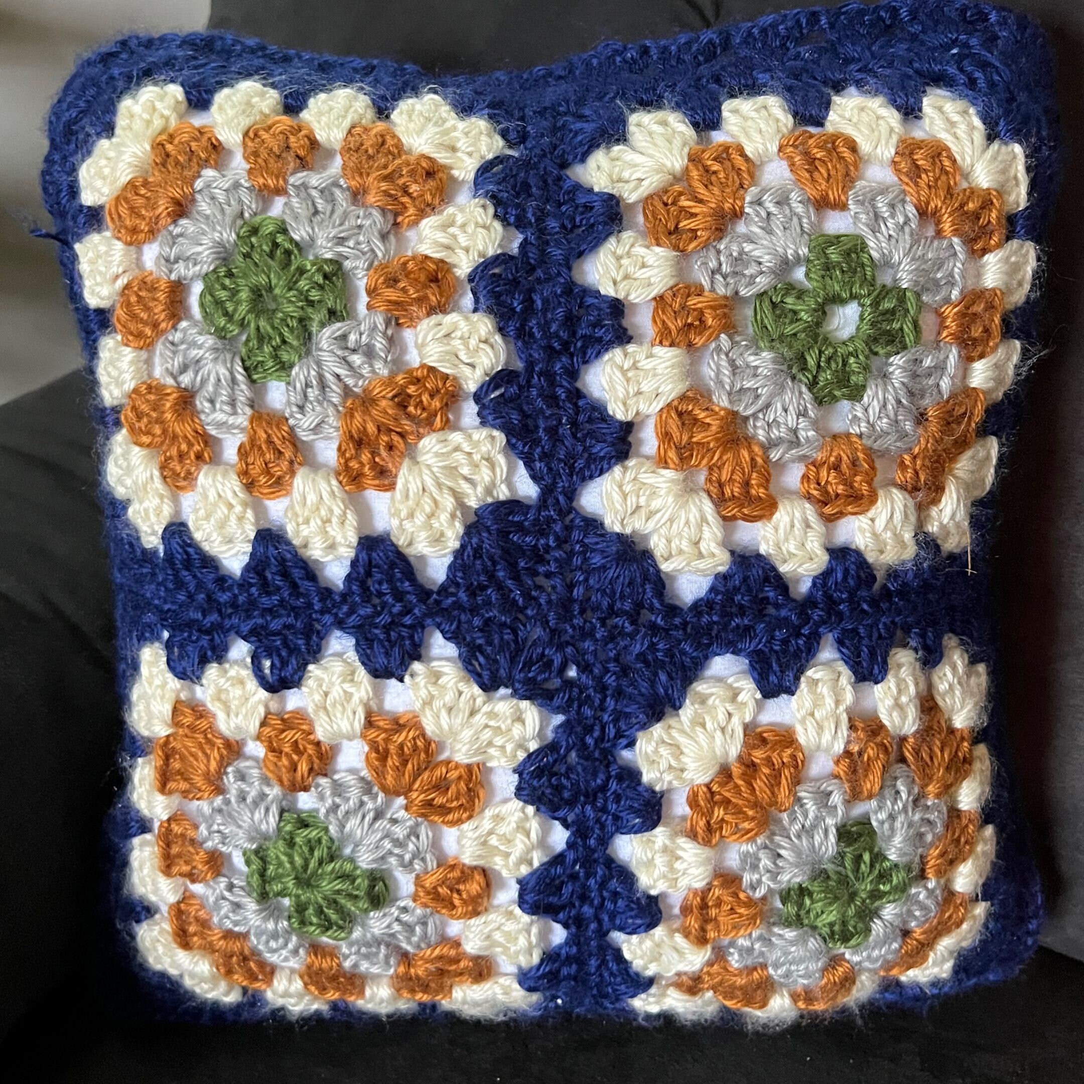 Granny's 4-square Pillow Crochet Pattern | Granny Square| Video ...
