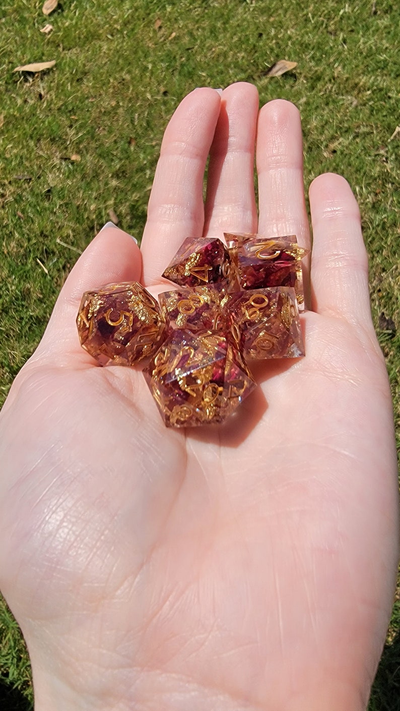 Rose Gold Resin Dice Set | Real Rose Petals, Sharp Edge, TTRPG, DND - Etsy