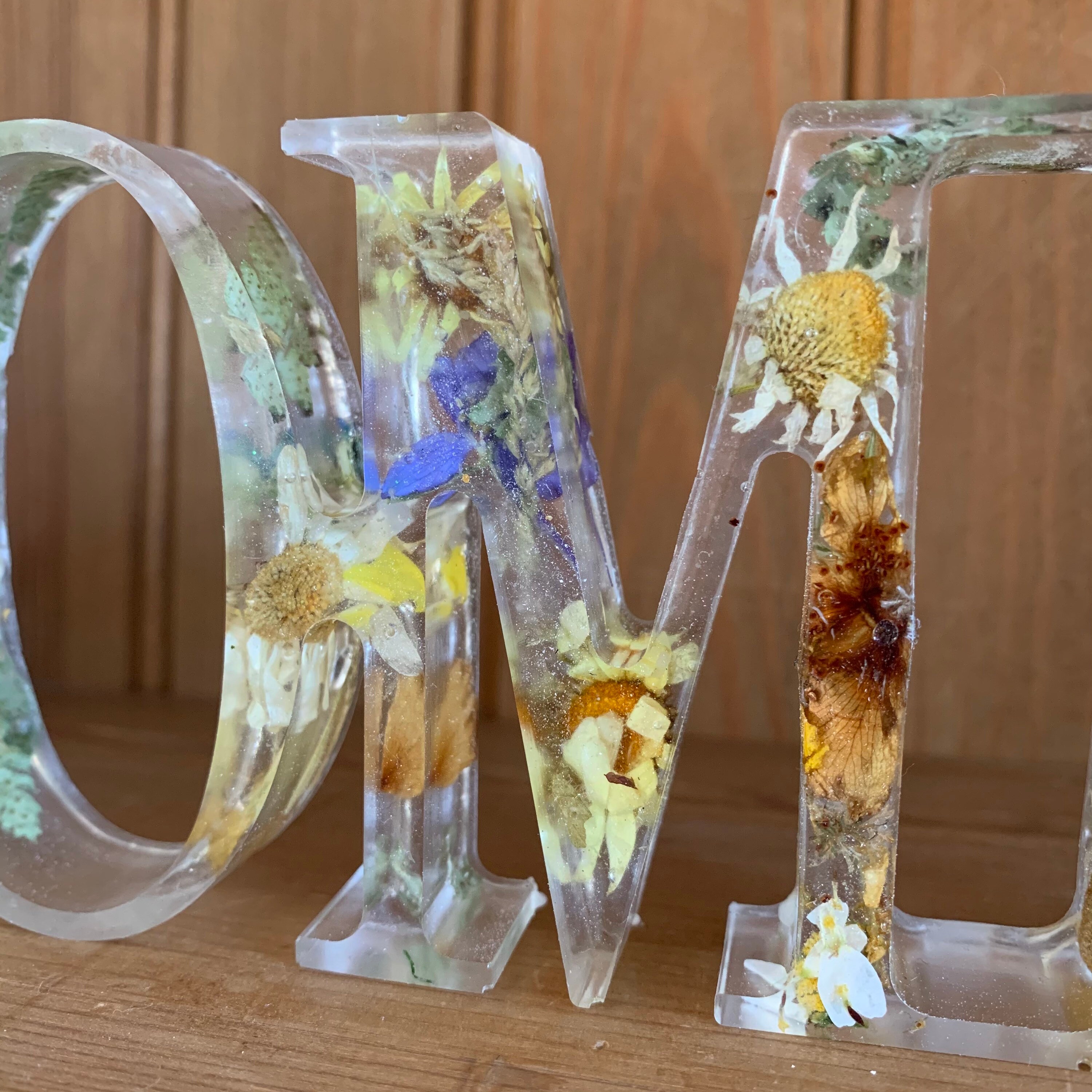 Decoración de resina hecha a mano 'HOME' con flores y | Etsy