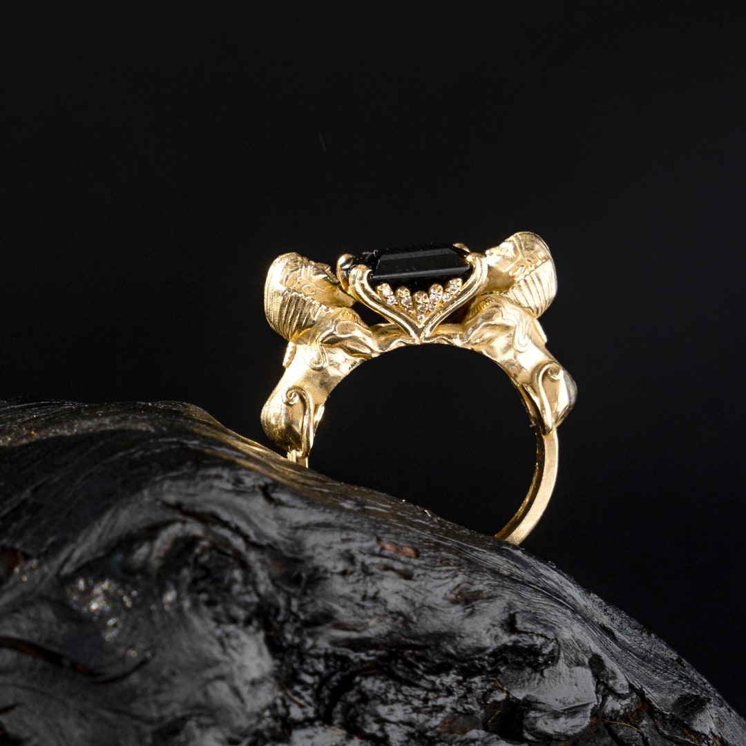 Sphinx Ring, 14k Gold Sphinx Ring With Black Spinel and Diamonds - Etsy