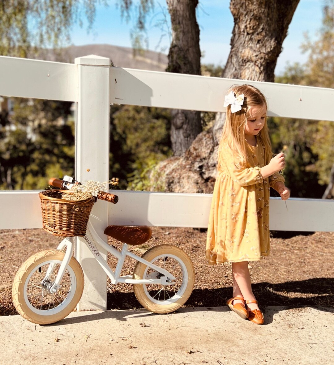 Classic Linen Embroidered Bow - Etsy