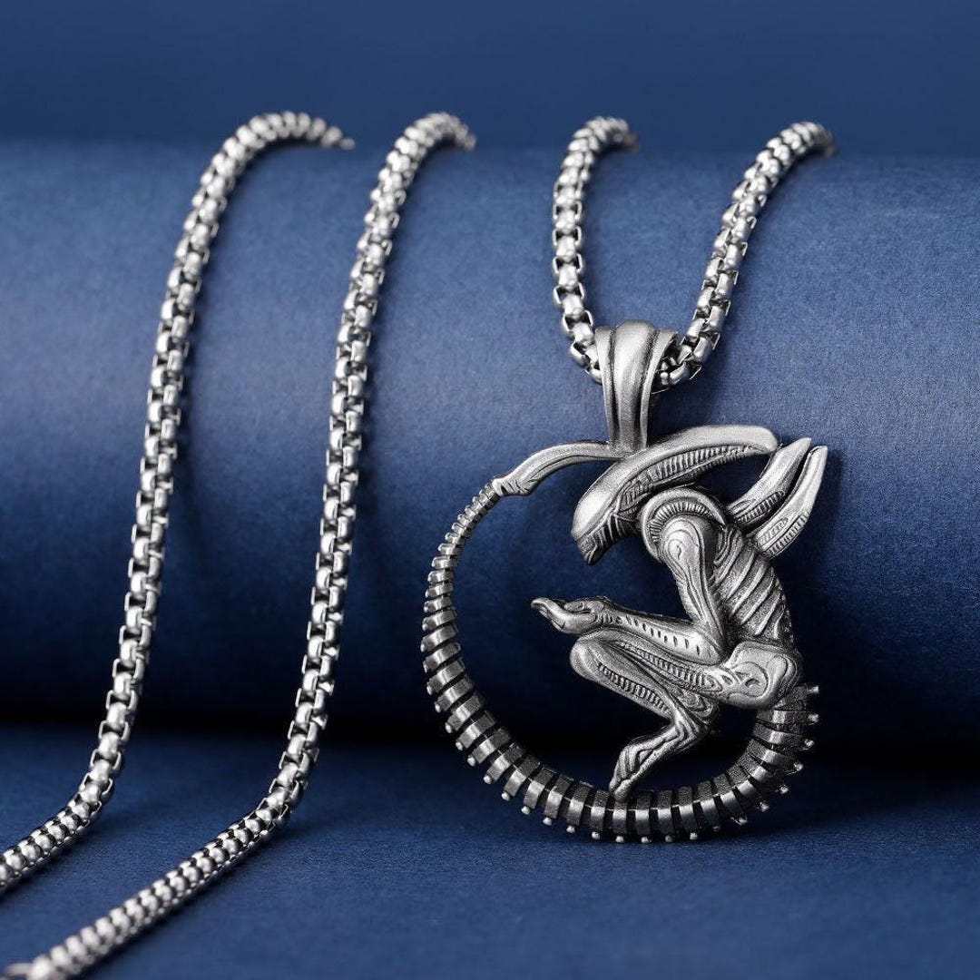Alien Xenomorph Pendant Alien Jewelry, Face Hugger Charm Sci-fi Gift ...