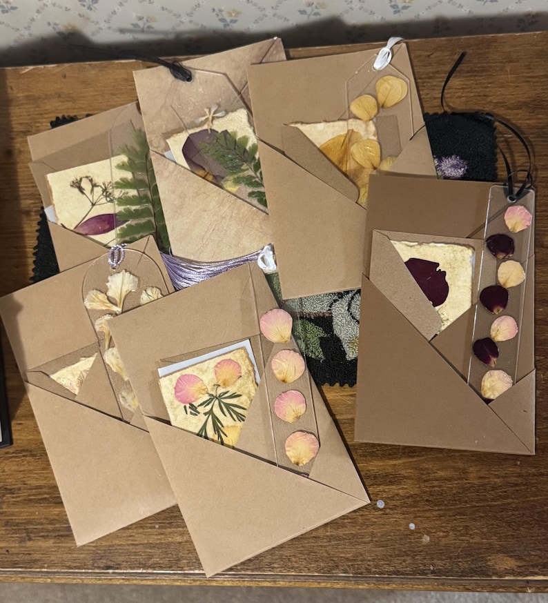 Dried Flower Bookmark and Mini Card Combo in a Simple Folded Envelope ...
