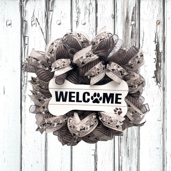 Dog Bone Welcome Wreath Wreaths & Door Hangers Home & Living etna.com.pe