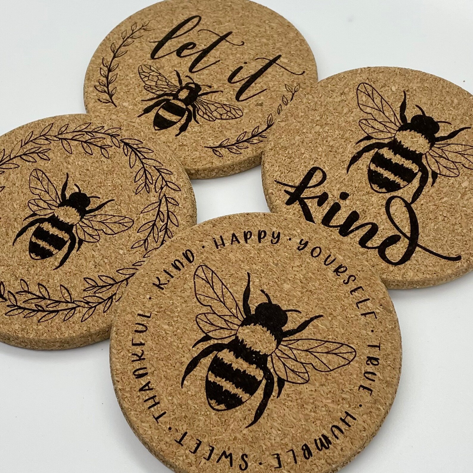 Round Cork Bee Coasters / Set of 4 / Bee Home Decor / Handmade - Etsy.de