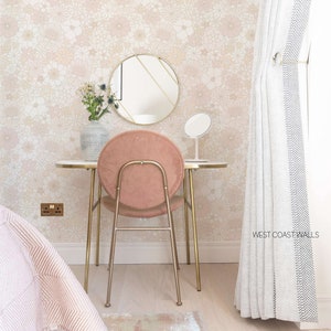 Muted Retro Blooms Wallpaper / Hand Drawn Floral Design / Subtle Retro ...