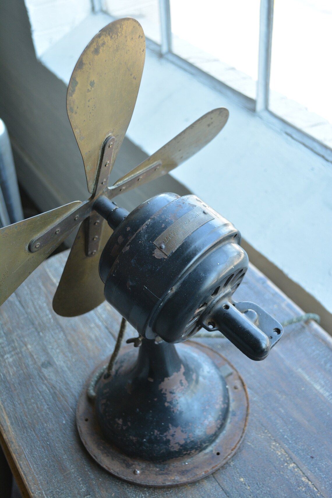 Vintage Electric Fan With Edison Bulb Robbins & Myers Series - Etsy