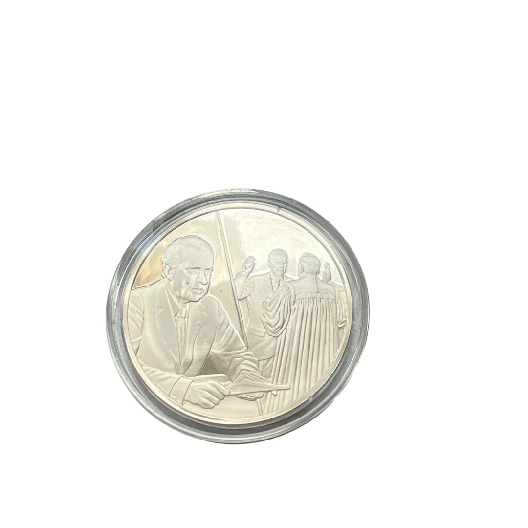 1974 Medallic Yearbook Sterling Silver Proof Nixon Becomes 1st Pres to ...