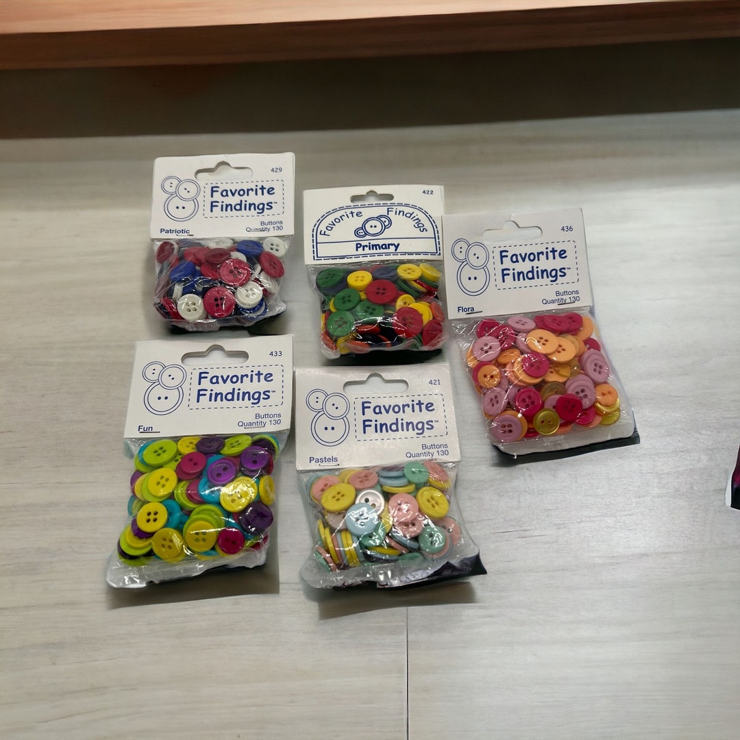 5 Packages Favorite Findings Buttons 130 Buttons Each Primary Pastels ...