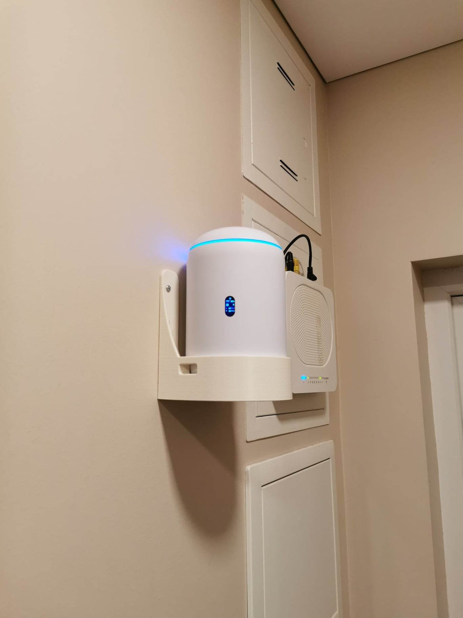 Ubiquiti UDR (unifi Dream Router) and UDM (unifi Dream Machine) Holder ...