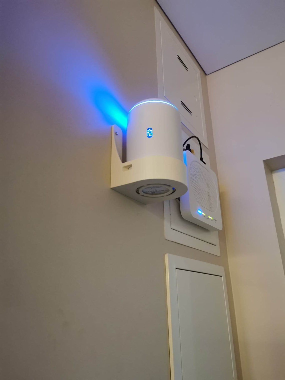 Ubiquiti UDR (unifi Dream Router) and UDM (unifi Dream Machine) Holder ...