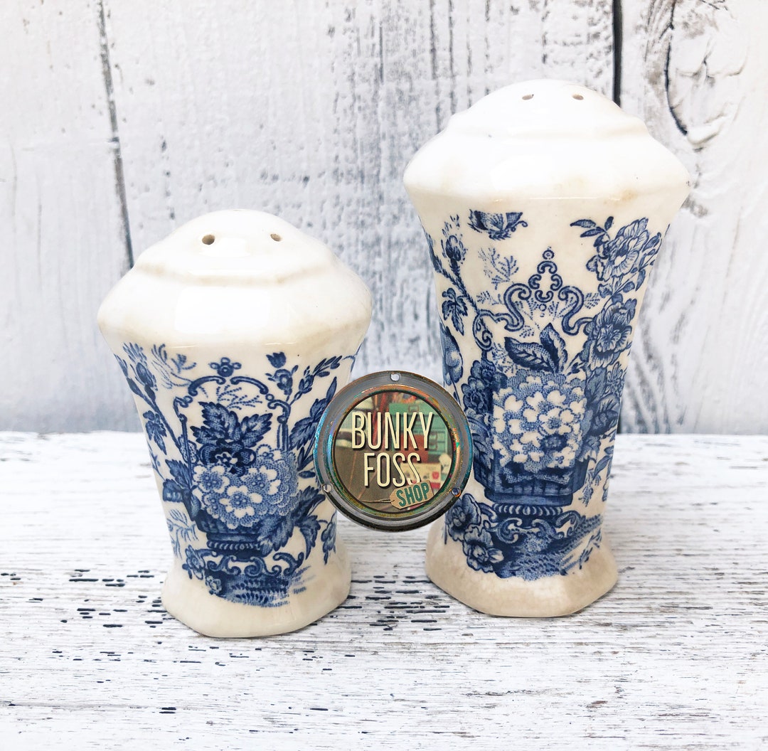 Vintage England's Masons Ironstone Salt & Pepper Shaker Set,salt and ... Vintage England's Masons Ironstone Salt & Pepper Shaker Set,salt and ...