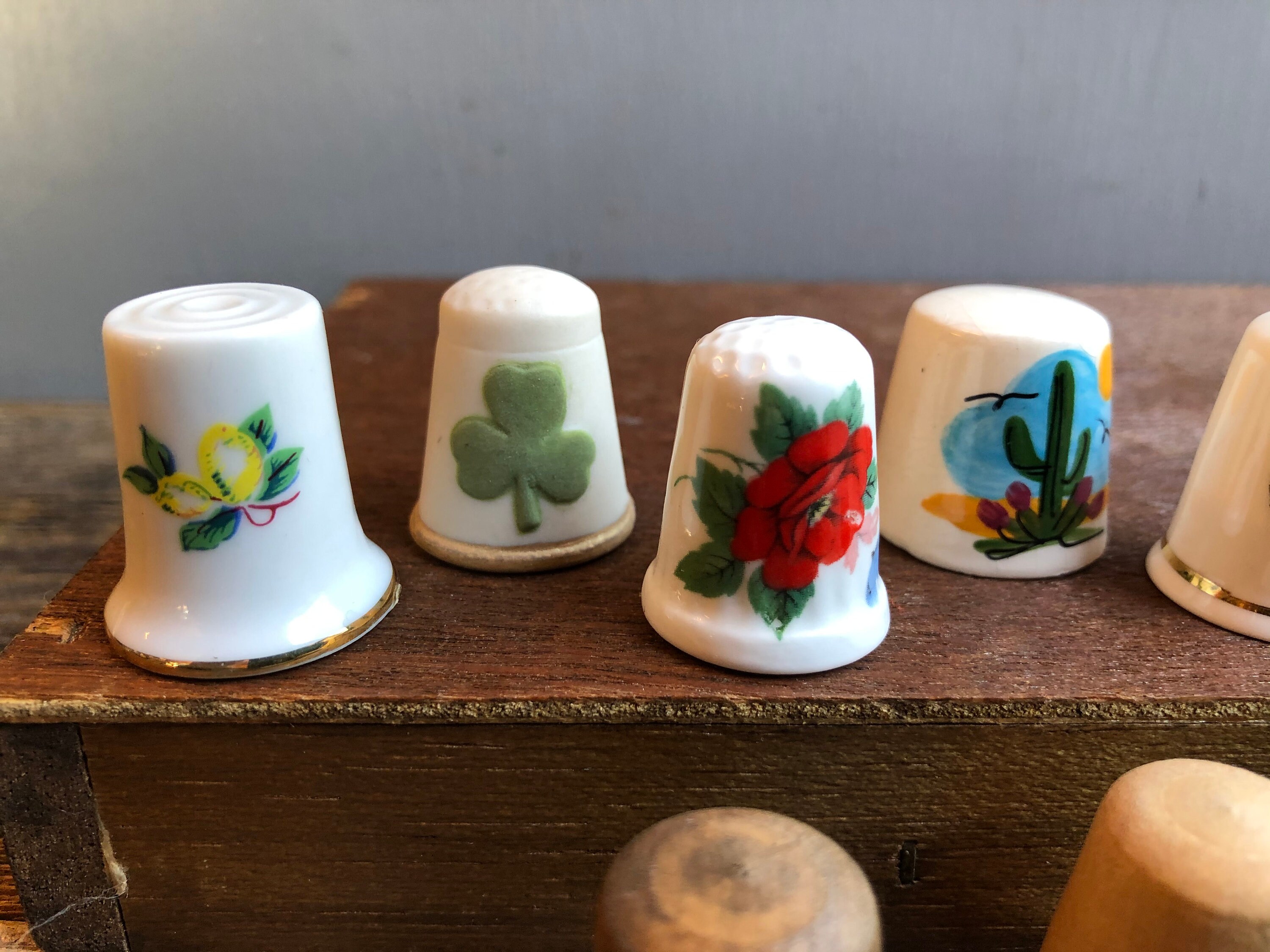 Vintage Thimbles & Wood Holder Set Vintage Thimbles - Etsy