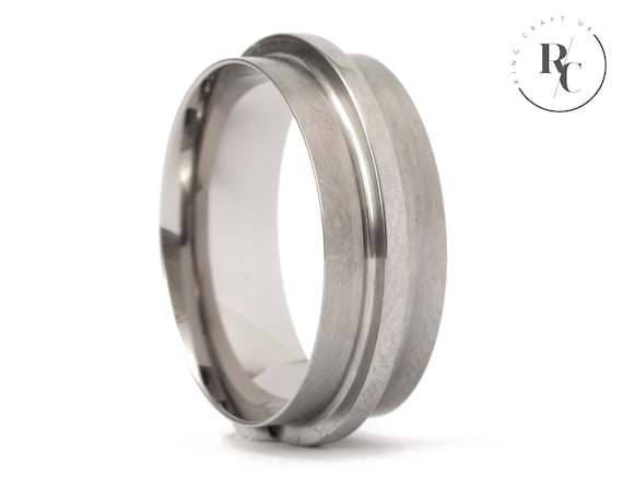 7.5mm Titanium Ring Liner With Central Line - Etsy UK