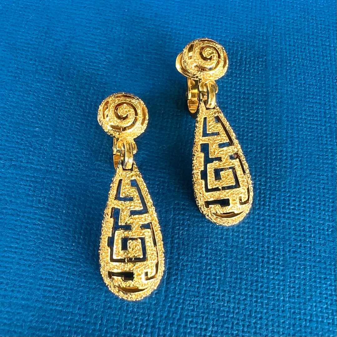 CROWN TRIFARI Gold Tone Greek Key Dangle Clip-on Earrings - Etsy