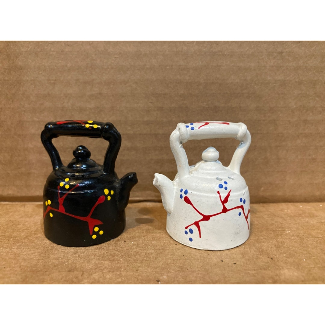 Vintage Cast Iron Tea Kettle Shaped Salt and Pepper Shaker Set Mini - Etsy