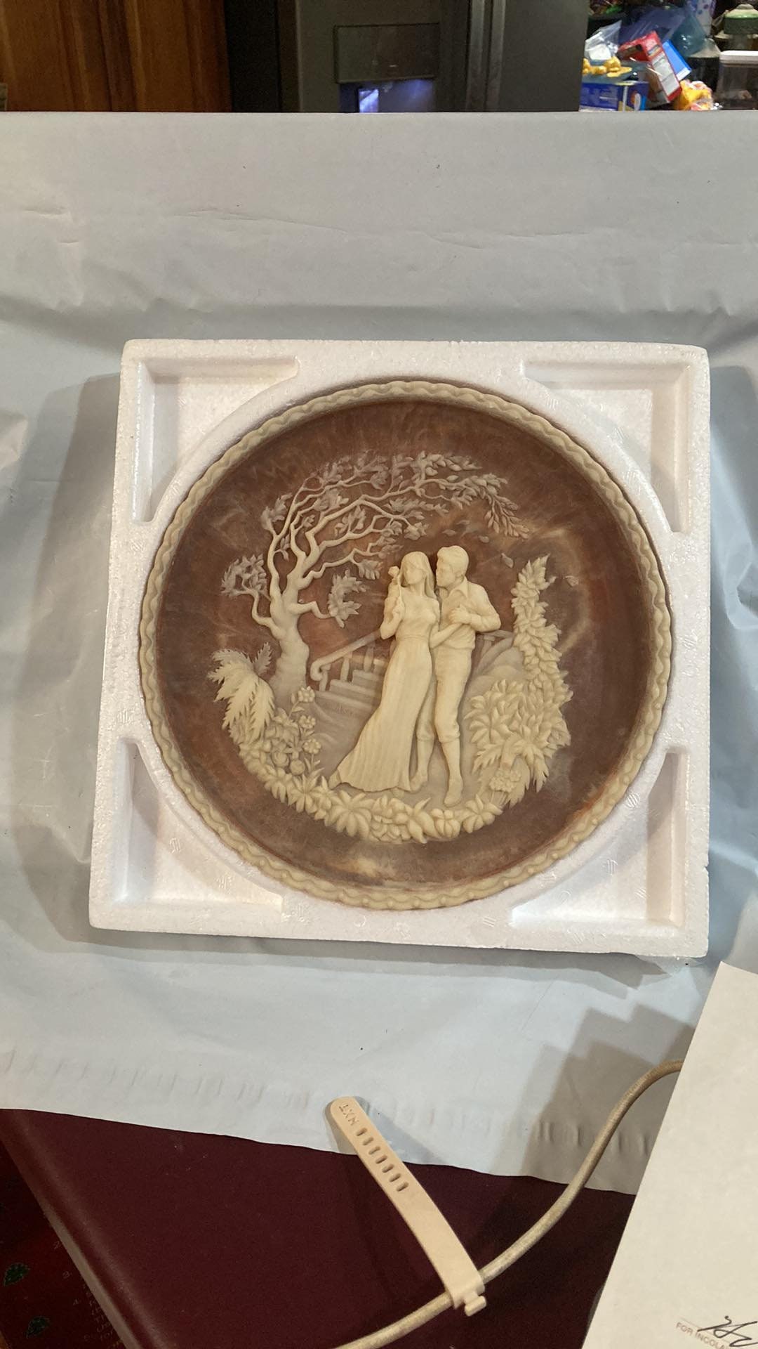 Incolay Stone Plate the Kiss Sculptured by Roger Akers Plate No 08894 ...