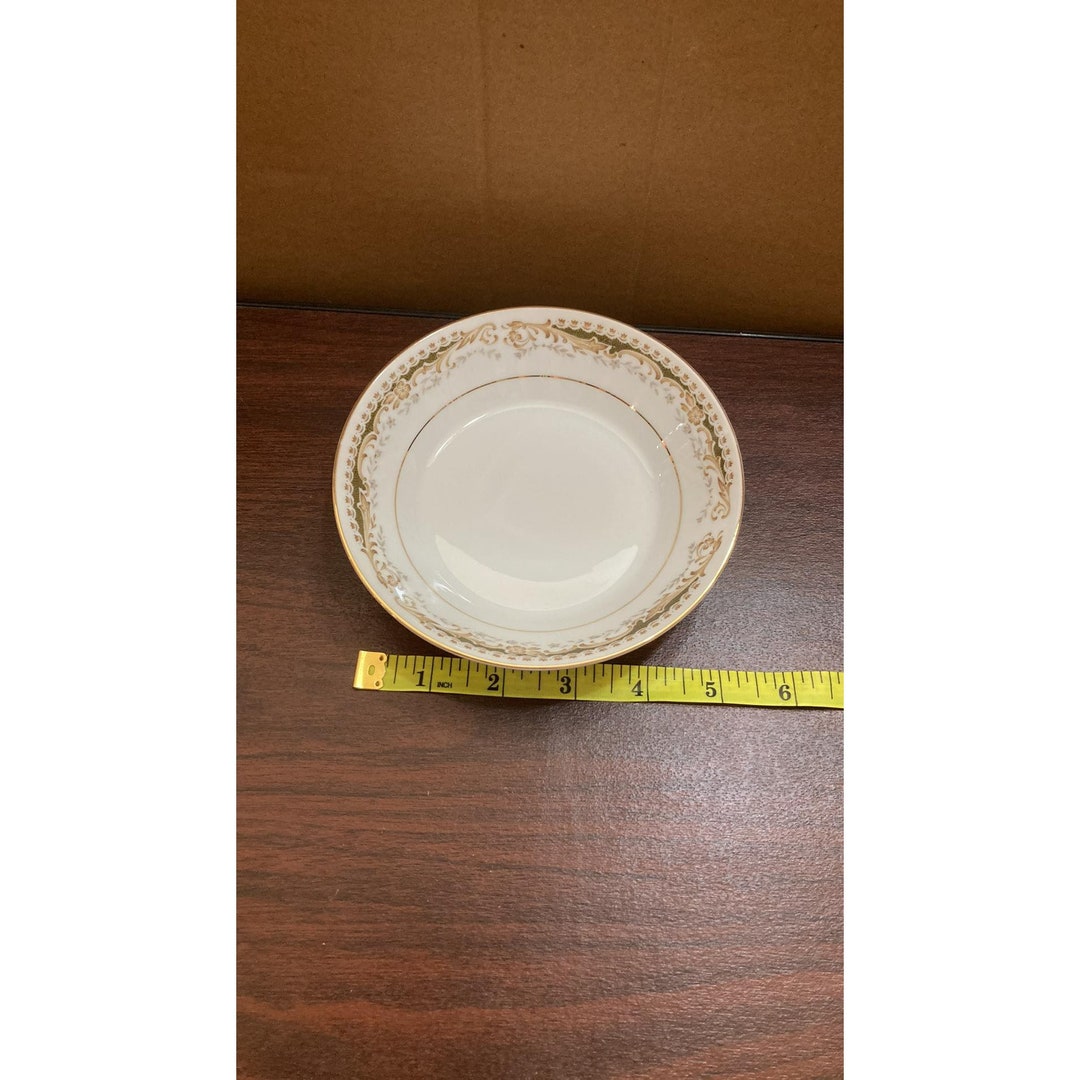 Queen Anne Signature Collection Select Fine China..made in Japan, Berry ...